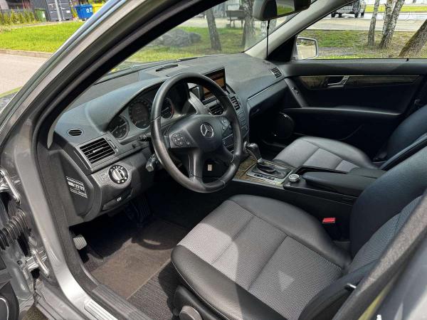 Pelēks Mercedes-Benz c-220 2008 Kauņa, ar dzinēja tilpumu 2.15 L un nobraukumu 168 tūkst. km par 5750 €, foto 7 vietnē AUTOMOTO.COM.LV