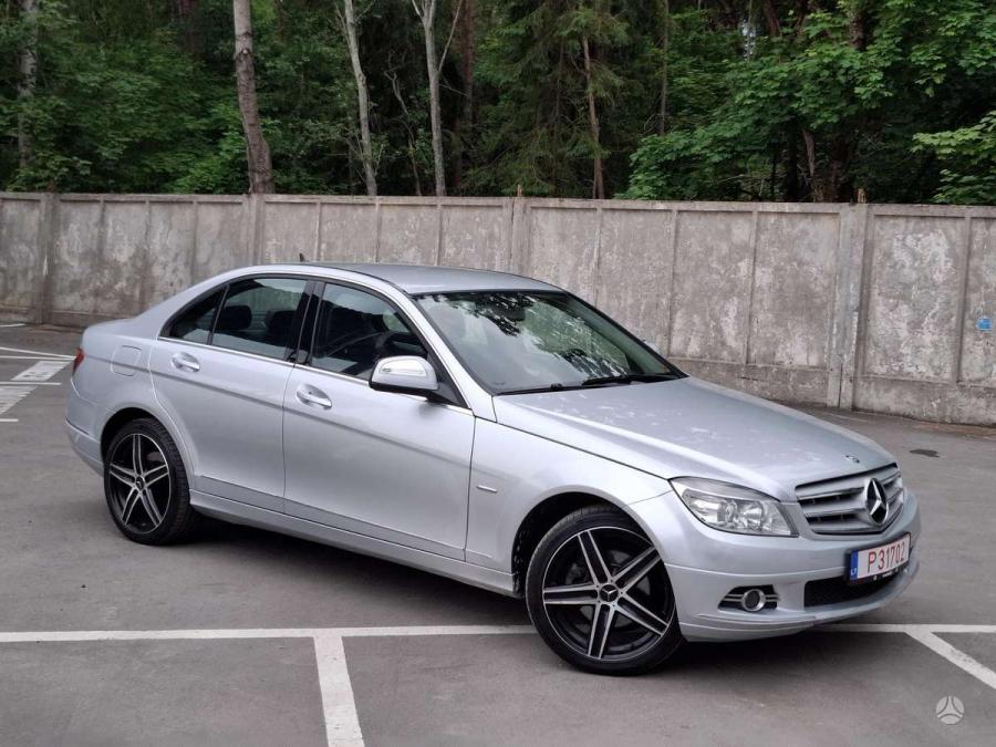 Pelēks Mercedes-Benz c-220 2008 Viļņa, ar dzinēja tilpumu 2.15 L un nobraukumu 337 tūkst. km par 4650 €, foto 1 vietnē AUTOMOTO.COM.LV