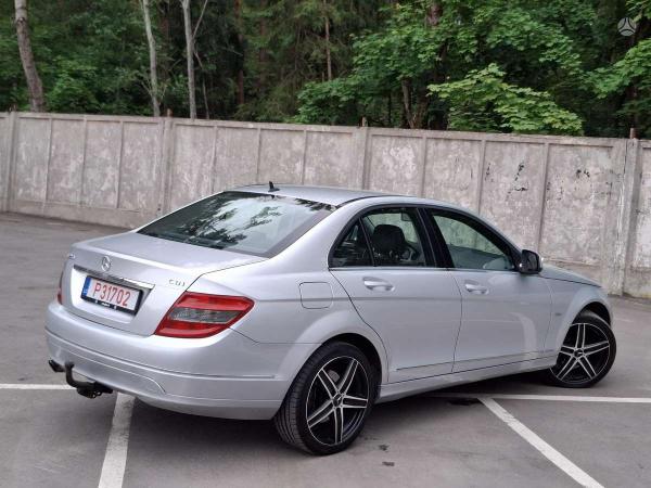 Pelēks Mercedes-Benz c-220 2008 Viļņa, ar dzinēja tilpumu 2.15 L un nobraukumu 337 tūkst. km par 4650 €, foto 2 vietnē AUTOMOTO.COM.LV
