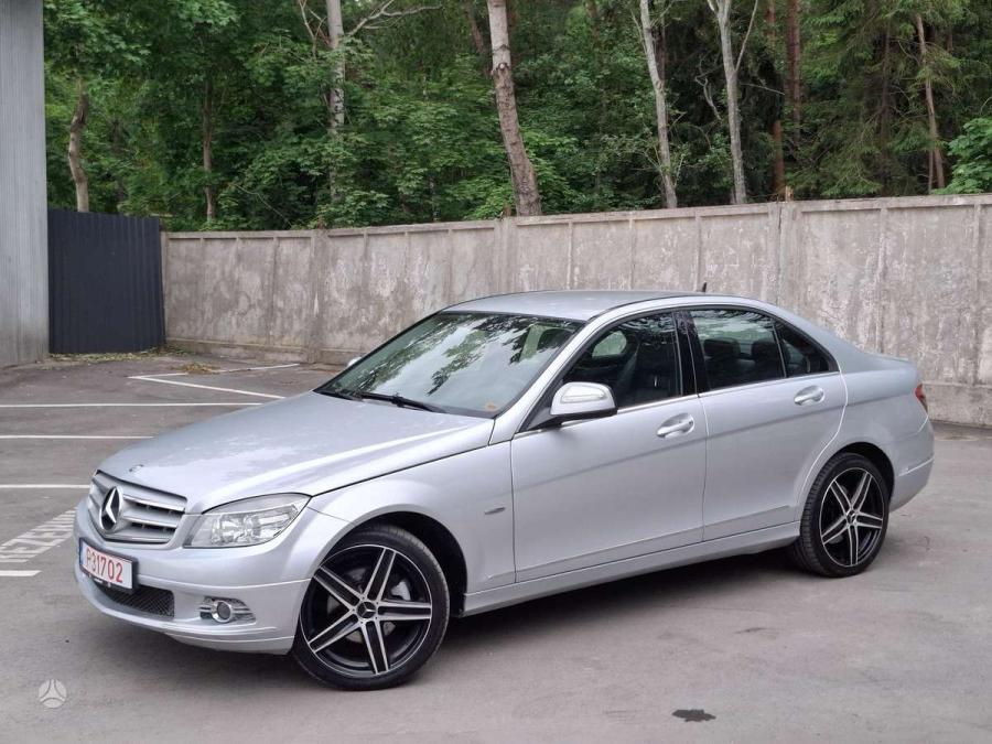 Pelēks Mercedes-Benz c-220 2008 Viļņa, ar dzinēja tilpumu 2.15 L un nobraukumu 337 tūkst. km par 4650 €, foto 6 vietnē AUTOMOTO.COM.LV