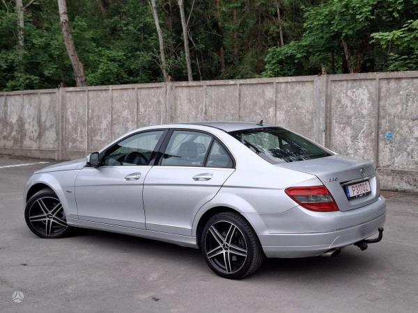 Pelēks Mercedes-Benz c-220 2008 Viļņa, ar dzinēja tilpumu 2.15 L un nobraukumu 337 tūkst. km par 4650 €, foto 6 vietnē AUTOMOTO.COM.LV