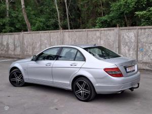 Pelēks Mercedes-Benz c-220 2008 Viļņa, ar dzinēja tilpumu 2.15 L un nobraukumu 337 tūkst. km par 4650 €, foto 7 vietnē AUTOMOTO.COM.LV