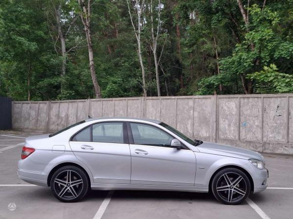 Pelēks Mercedes-Benz c-220 2008 Viļņa, ar dzinēja tilpumu 2.15 L un nobraukumu 337 tūkst. km par 4650 €, foto 7 vietnē AUTOMOTO.COM.LV