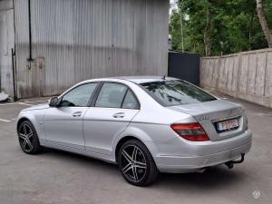 Pelēks Mercedes-Benz c-220 2008 Viļņa, ar dzinēja tilpumu 2.15 L un nobraukumu 337 tūkst. km par 4650 €, foto 12 vietnē AUTOMOTO.COM.LV