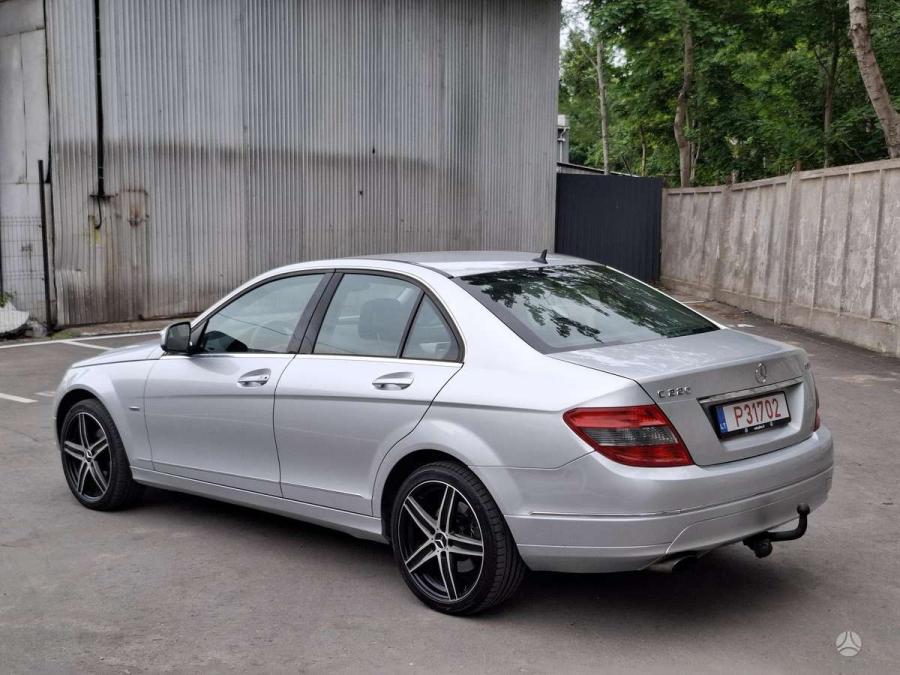 Pelēks Mercedes-Benz c-220 2008 Viļņa, ar dzinēja tilpumu 2.15 L un nobraukumu 337 tūkst. km par 4650 €, foto 12 vietnē AUTOMOTO.COM.LV