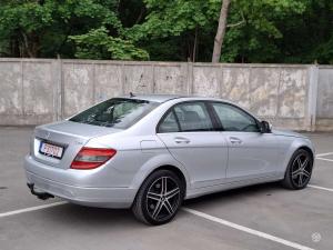 Pelēks Mercedes-Benz c-220 2008 Viļņa, ar dzinēja tilpumu 2.15 L un nobraukumu 337 tūkst. km par 4650 €, foto 14 vietnē AUTOMOTO.COM.LV