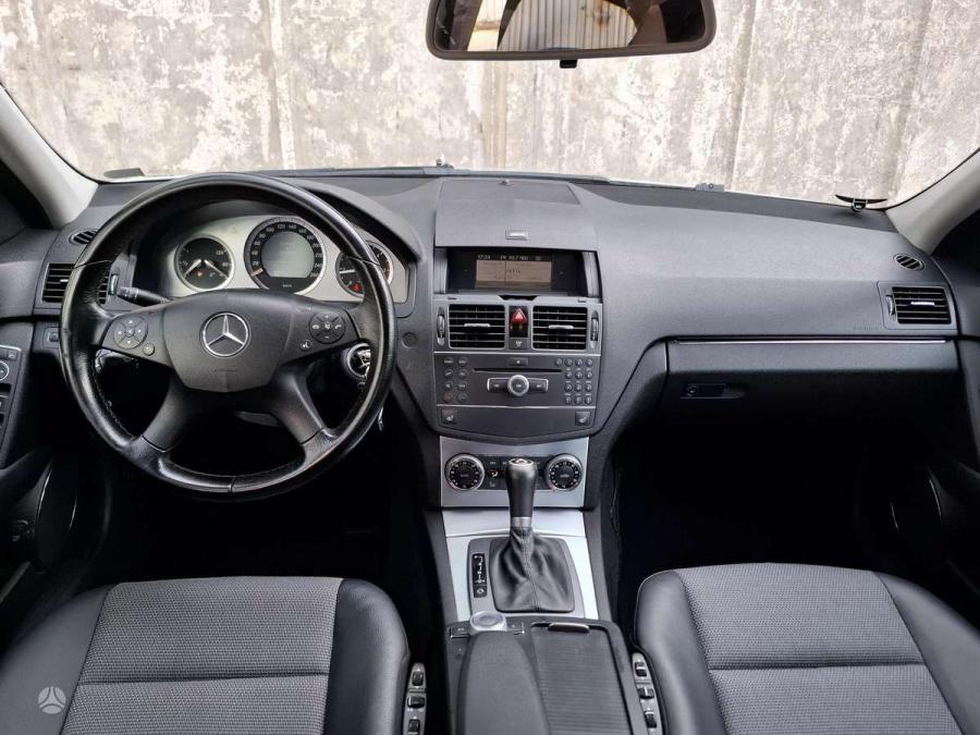 Pelēks Mercedes-Benz c-220 2008 Viļņa, ar dzinēja tilpumu 2.15 L un nobraukumu 337 tūkst. km par 4650 €, foto 15 vietnē AUTOMOTO.COM.LV