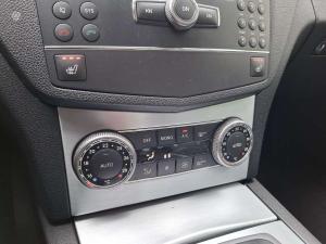 Pelēks Mercedes-Benz c-220 2008 Viļņa, ar dzinēja tilpumu 2.15 L un nobraukumu 337 tūkst. km par 4650 €, foto 18 vietnē AUTOMOTO.COM.LV