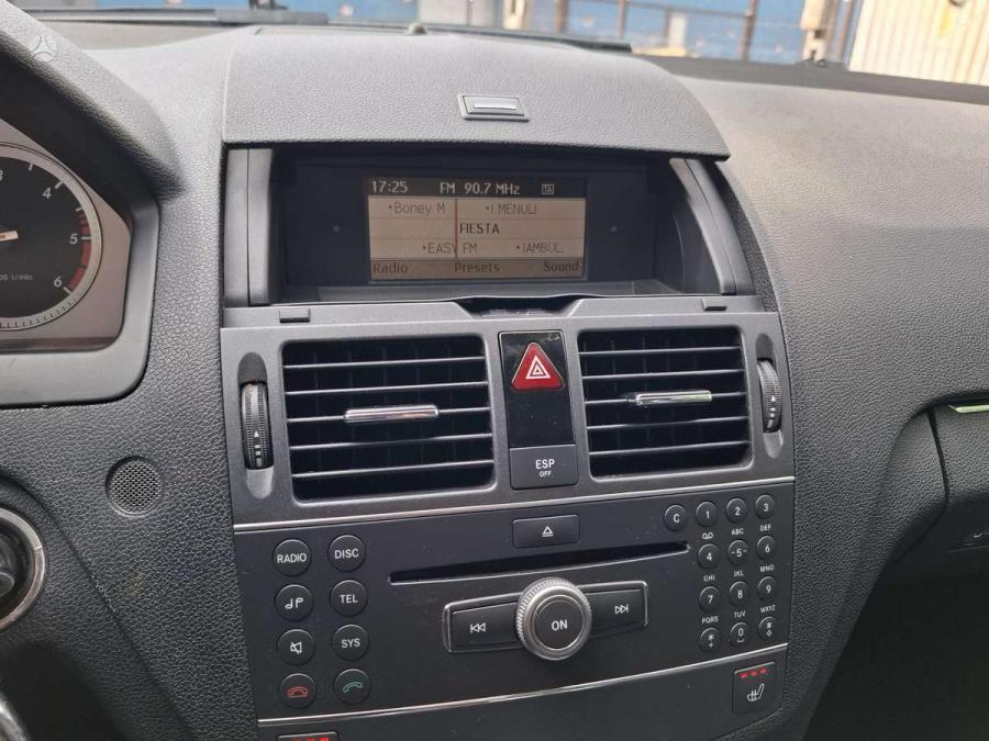 Pelēks Mercedes-Benz c-220 2008 Viļņa, ar dzinēja tilpumu 2.15 L un nobraukumu 337 tūkst. km par 4650 €, foto 20 vietnē AUTOMOTO.COM.LV