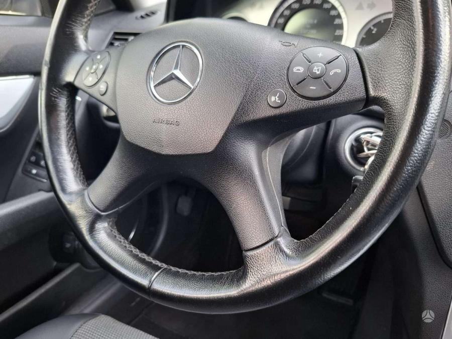 Pelēks Mercedes-Benz c-220 2008 Viļņa, ar dzinēja tilpumu 2.15 L un nobraukumu 337 tūkst. km par 4650 €, foto 21 vietnē AUTOMOTO.COM.LV