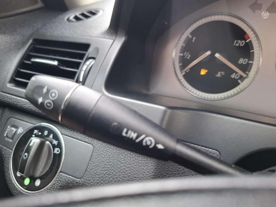 Pelēks Mercedes-Benz c-220 2008 Viļņa, ar dzinēja tilpumu 2.15 L un nobraukumu 337 tūkst. km par 4650 €, foto 22 vietnē AUTOMOTO.COM.LV