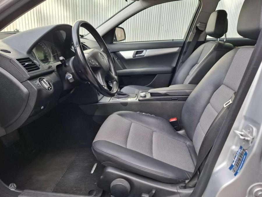 Pelēks Mercedes-Benz c-220 2008 Viļņa, ar dzinēja tilpumu 2.15 L un nobraukumu 337 tūkst. km par 4650 €, foto 23 vietnē AUTOMOTO.COM.LV