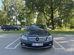 Pelēks Mercedes-Benz c-220 2008 Rīga, ar dzinēja tilpumu 2.20 L un nobraukumu 261 tūkst. km par 5900 €, foto 3 vietnē AUTOMOTO.COM.LV