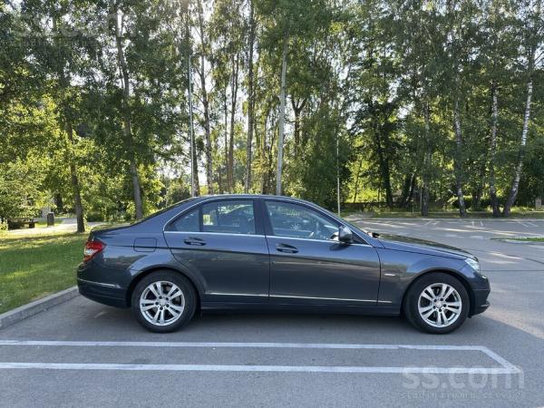 Grey Mercedes-Benz c-220 2008 in Riga, with an engine capacity of 2.20 L and mileage of 261 thousand km for 5900 €, photo 5 on AUTOMOTO.COM.LV