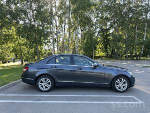Pelēks Mercedes-Benz c-220 2008 Rīga, ar dzinēja tilpumu 2.20 L un nobraukumu 261 tūkst. km par 5900 €, foto 6 vietnē AUTOMOTO.COM.LV