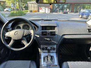 Pelēks Mercedes-Benz c-220 2008 Rīga, ar dzinēja tilpumu 2.20 L un nobraukumu 261 tūkst. km par 5900 €, foto 7 vietnē AUTOMOTO.COM.LV
