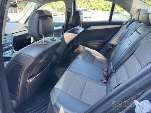 Pelēks Mercedes-Benz c-220 2008 Rīga, ar dzinēja tilpumu 2.20 L un nobraukumu 261 tūkst. km par 5900 €, foto 8 vietnē AUTOMOTO.COM.LV