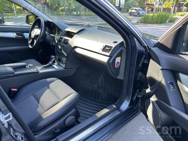 Grey Mercedes-Benz c-220 2008 in Riga, with an engine capacity of 2.20 L and mileage of 261 thousand km for 5900 €, photo 9 on AUTOMOTO.COM.LV