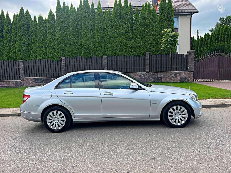 Pelēks Mercedes-Benz c-220 2008 Viļņa, ar dzinēja tilpumu 2.15 L un nobraukumu 397 tūkst. km par 2999 €, foto 3 vietnē AUTOMOTO.COM.LV