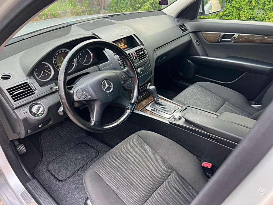 Pelēks Mercedes-Benz c-220 2008 Viļņa, ar dzinēja tilpumu 2.15 L un nobraukumu 397 tūkst. km par 2999 €, foto 15 vietnē AUTOMOTO.COM.LV
