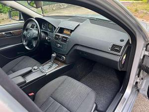 Pelēks Mercedes-Benz c-220 2008 Viļņa, ar dzinēja tilpumu 2.15 L un nobraukumu 397 tūkst. km par 2999 €, foto 18 vietnē AUTOMOTO.COM.LV