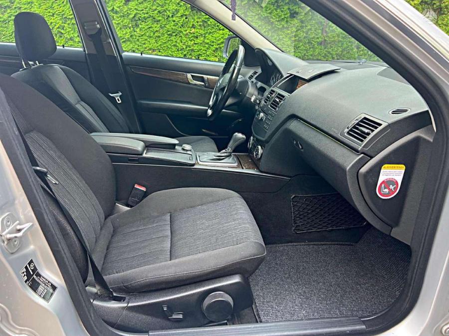 Pelēks Mercedes-Benz c-220 2008 Viļņa, ar dzinēja tilpumu 2.15 L un nobraukumu 397 tūkst. km par 2999 €, foto 20 vietnē AUTOMOTO.COM.LV