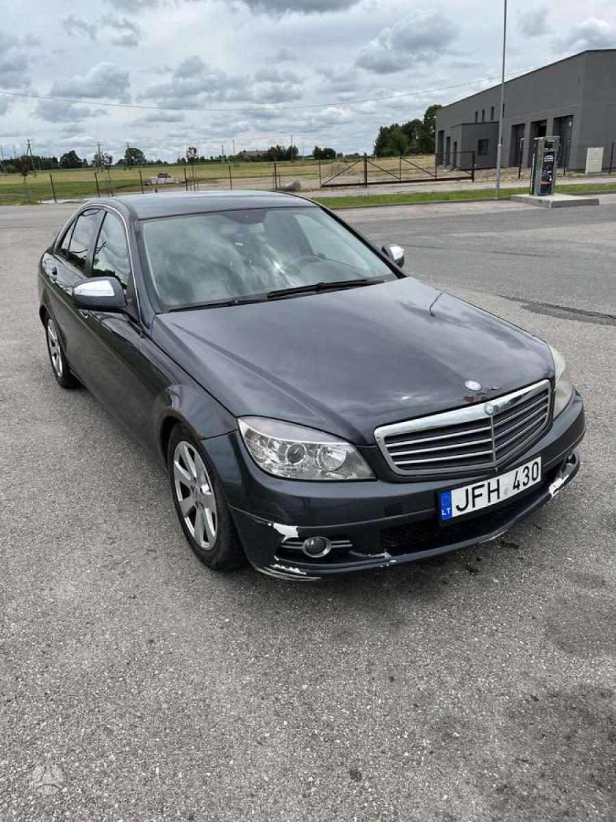 Pelēks Mercedes-Benz c-220 2008 Kauņa, ar dzinēja tilpumu 2.15 L un nobraukumu 395 tūkst. km par 1950 €, foto 6 vietnē AUTOMOTO.COM.LV
