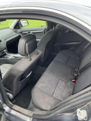 Pelēks Mercedes-Benz c-220 2008 Kauņa, ar dzinēja tilpumu 2.15 L un nobraukumu 395 tūkst. km par 1950 €, foto 8 vietnē AUTOMOTO.COM.LV