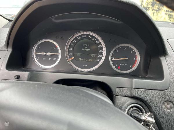 Pelēks Mercedes-Benz c-220 2008 Kauņa, ar dzinēja tilpumu 2.15 L un nobraukumu 395 tūkst. km par 1950 €, foto 9 vietnē AUTOMOTO.COM.LV