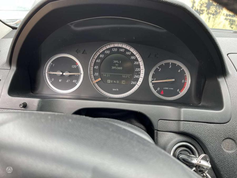 Pelēks Mercedes-Benz c-220 2008 Kauņa, ar dzinēja tilpumu 2.15 L un nobraukumu 395 tūkst. km par 1950 €, foto 10 vietnē AUTOMOTO.COM.LV