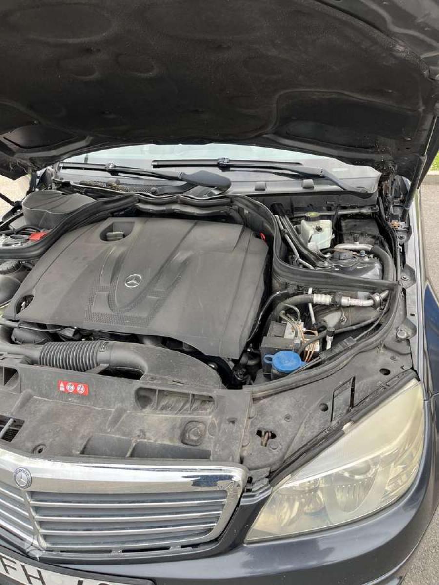 Pelēks Mercedes-Benz c-220 2008 Kauņa, ar dzinēja tilpumu 2.15 L un nobraukumu 395 tūkst. km par 1950 €, foto 12 vietnē AUTOMOTO.COM.LV