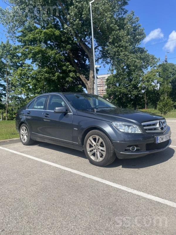 Pelēks Mercedes-Benz c-220 2008 Rīga, ar dzinēja tilpumu 2.00 L un nobraukumu 338 tūkst. km par 3500 €, foto 3 vietnē AUTOMOTO.COM.LV