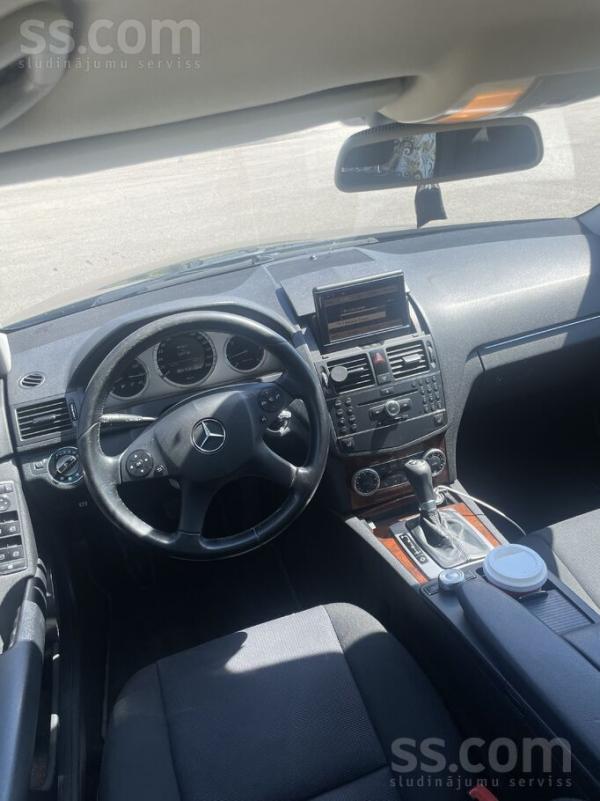 Pelēks Mercedes-Benz c-220 2008 Rīga, ar dzinēja tilpumu 2.00 L un nobraukumu 338 tūkst. km par 3500 €, foto 5 vietnē AUTOMOTO.COM.LV