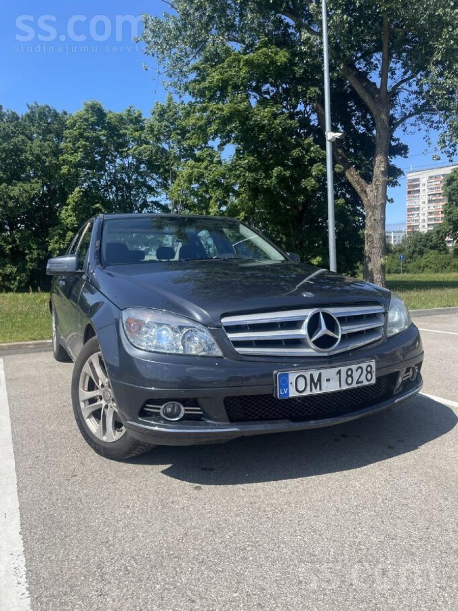 Grey Mercedes-Benz c-220 2008 in Riga, with an engine capacity of 2.00 L and mileage of 338 thousand km for 3500 €, photo 3 on AUTOMOTO.COM.LV