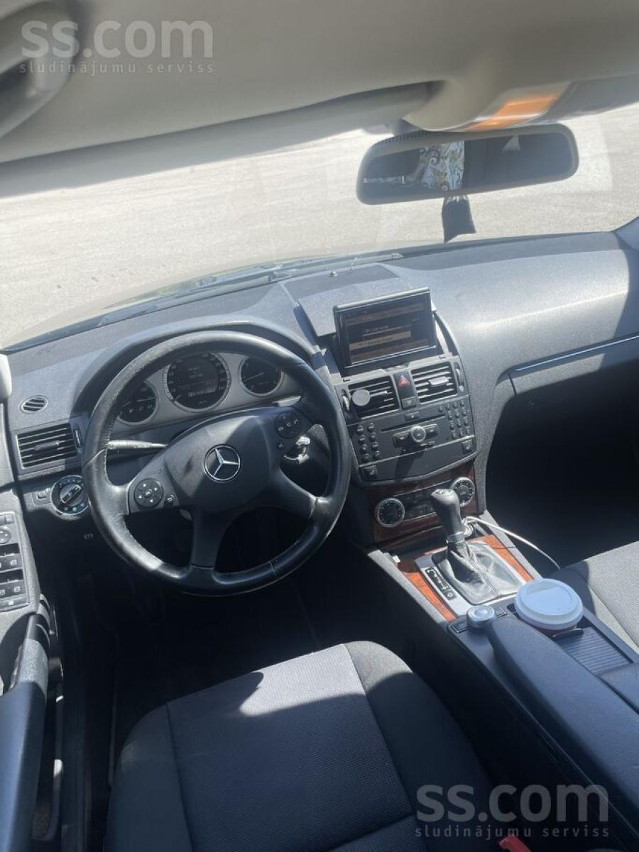 Grey Mercedes-Benz c-220 2008 in Riga, with an engine capacity of 2.00 L and mileage of 338 thousand km for 3500 €, photo 6 on AUTOMOTO.COM.LV