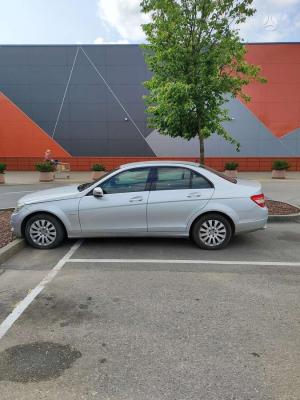 Pelēks Mercedes-Benz c-220 2008 Kauņa, ar dzinēja tilpumu 2.20 L un nobraukumu 262 tūkst. km par 3650 €, foto 3 vietnē AUTOMOTO.COM.LV