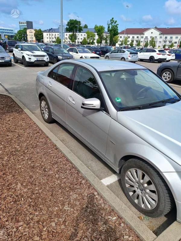 Pelēks Mercedes-Benz c-220 2008 Kauņa, ar dzinēja tilpumu 2.20 L un nobraukumu 262 tūkst. km par 3650 €, foto 3 vietnē AUTOMOTO.COM.LV