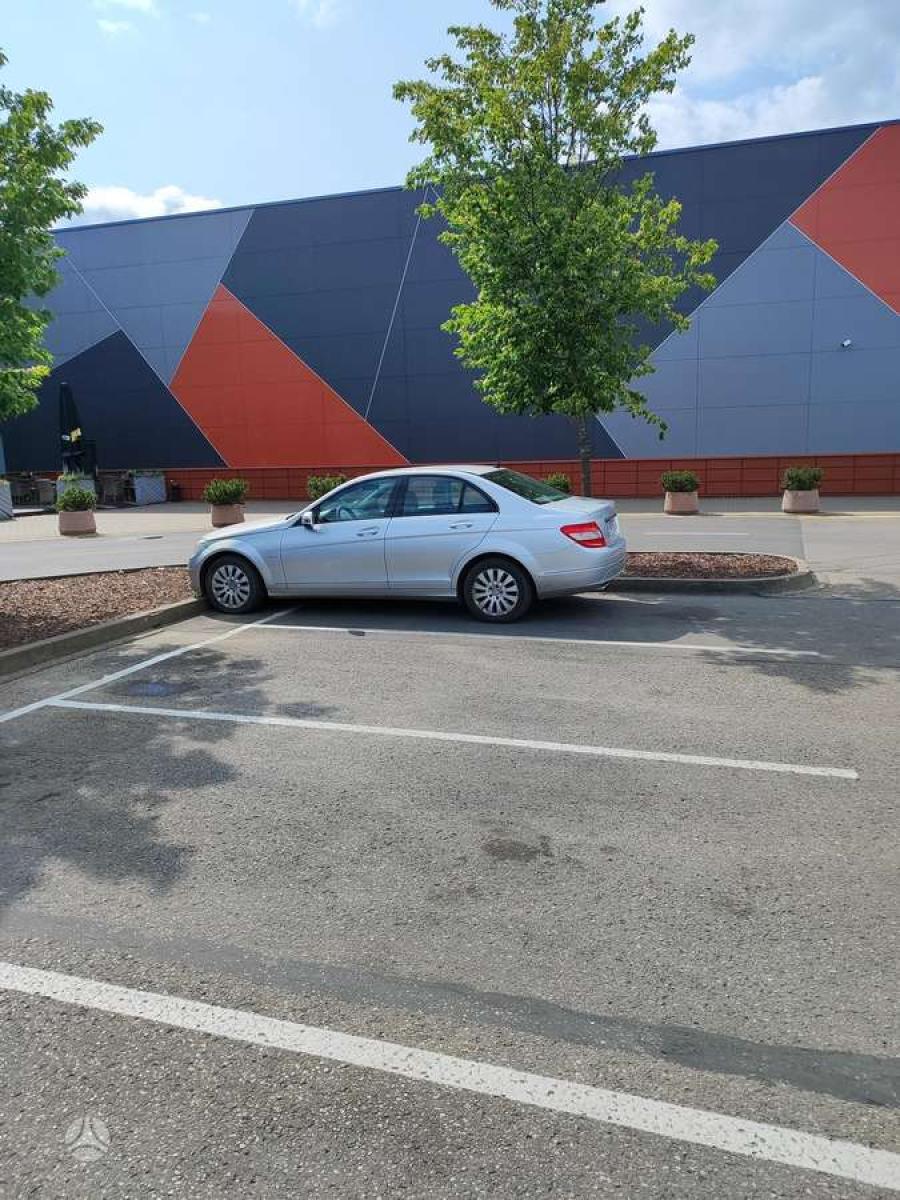 Pelēks Mercedes-Benz c-220 2008 Kauņa, ar dzinēja tilpumu 2.20 L un nobraukumu 262 tūkst. km par 3650 €, foto 5 vietnē AUTOMOTO.COM.LV