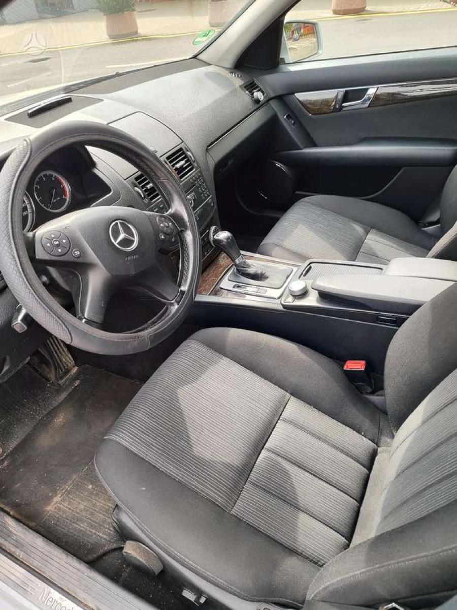 Pelēks Mercedes-Benz c-220 2008 Kauņa, ar dzinēja tilpumu 2.20 L un nobraukumu 262 tūkst. km par 3650 €, foto 7 vietnē AUTOMOTO.COM.LV