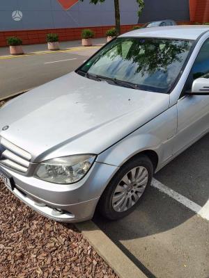 Pelēks Mercedes-Benz c-220 2008 Kauņa, ar dzinēja tilpumu 2.20 L un nobraukumu 262 tūkst. km par 3650 €, foto 8 vietnē AUTOMOTO.COM.LV