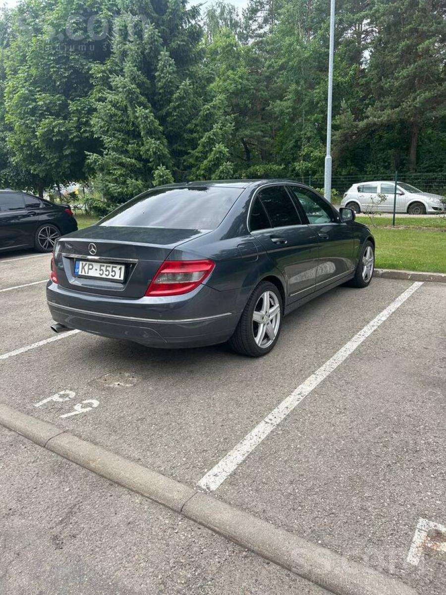 Pelēks Mercedes-Benz c-220 2008 Rīga, ar dzinēja tilpumu 2.20 L un nobraukumu 314 tūkst. km par 4500 €, foto 3 vietnē AUTOMOTO.COM.LV