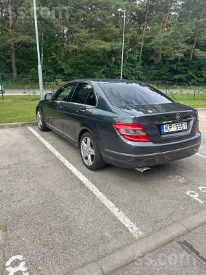 Pelēks Mercedes-Benz c-220 2008 Rīga, ar dzinēja tilpumu 2.20 L un nobraukumu 314 tūkst. km par 4500 €, foto 4 vietnē AUTOMOTO.COM.LV