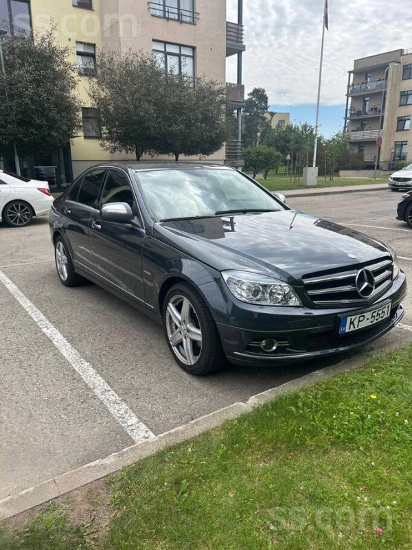Grey Mercedes-Benz c-220 2008 in Riga, with an engine capacity of 2.20 L and mileage of 314 thousand km for 4500 €, photo 4 on AUTOMOTO.COM.LV
