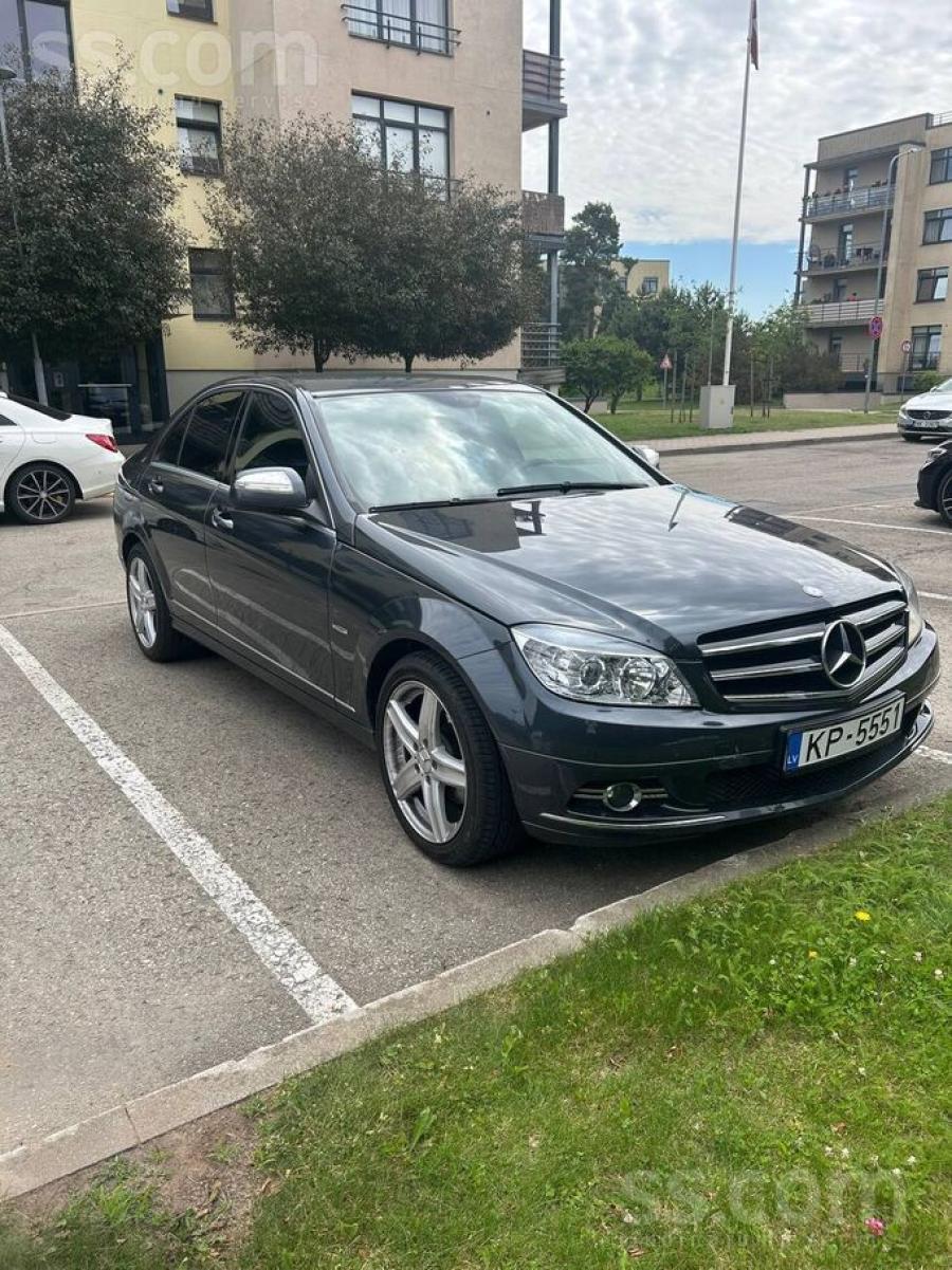 Pelēks Mercedes-Benz c-220 2008 Rīga, ar dzinēja tilpumu 2.20 L un nobraukumu 314 tūkst. km par 4500 €, foto 5 vietnē AUTOMOTO.COM.LV