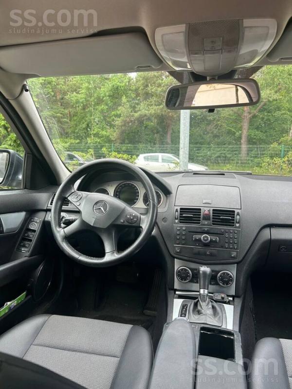 Grey Mercedes-Benz c-220 2008 in Riga, with an engine capacity of 2.20 L and mileage of 314 thousand km for 4500 €, photo 5 on AUTOMOTO.COM.LV