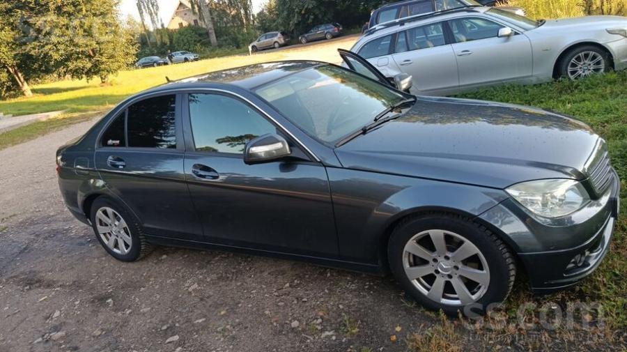 Pelēks Mercedes-Benz c-220 2008 Rīga, ar dzinēja tilpumu 2.10 L un nobraukumu 312 tūkst. km par 1850 €, foto 1 vietnē AUTOMOTO.COM.LV