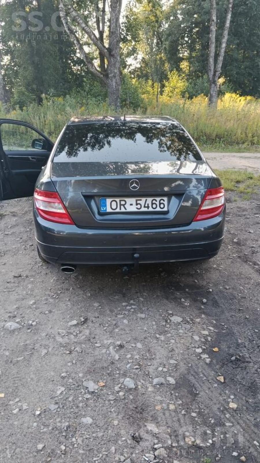 Pelēks Mercedes-Benz c-220 2008 Rīga, ar dzinēja tilpumu 2.10 L un nobraukumu 312 tūkst. km par 1850 €, foto 4 vietnē AUTOMOTO.COM.LV