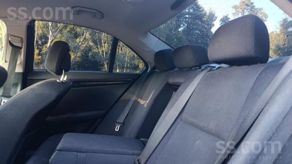 Grey Mercedes-Benz c-220 2008 in Riga, with an engine capacity of 2.10 L and mileage of 312 thousand km for 1850 €, photo 9 on AUTOMOTO.COM.LV