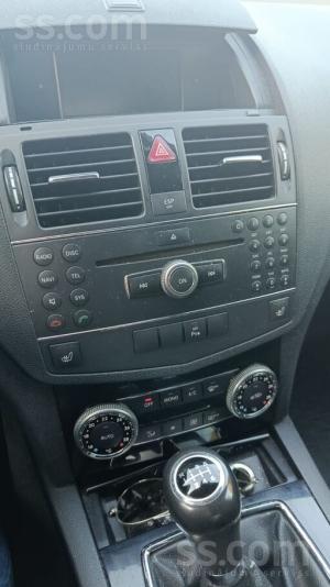 Pelēks Mercedes-Benz c-220 2008 Rīga, ar dzinēja tilpumu 2.10 L un nobraukumu 312 tūkst. km par 1850 €, foto 15 vietnē AUTOMOTO.COM.LV