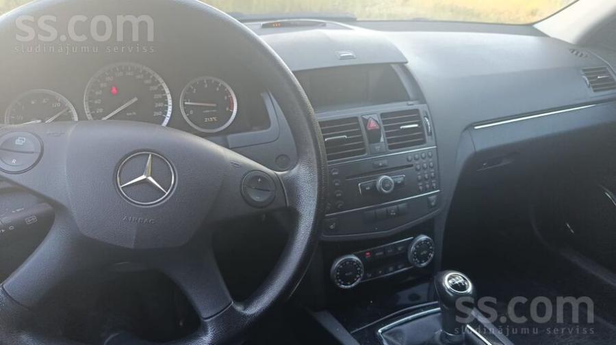 Pelēks Mercedes-Benz c-220 2008 Rīga, ar dzinēja tilpumu 2.10 L un nobraukumu 312 tūkst. km par 1850 €, foto 18 vietnē AUTOMOTO.COM.LV